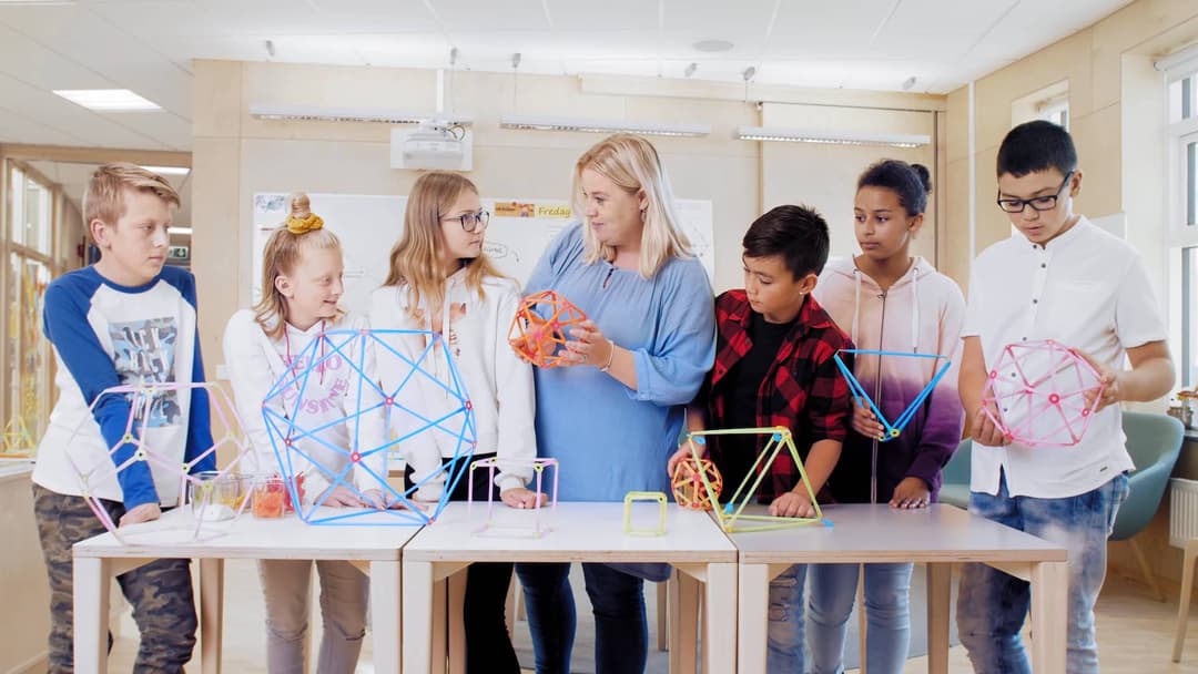 Strawbees Classroom – Ready-to-use, curriculum-aligned STEAM lessons!